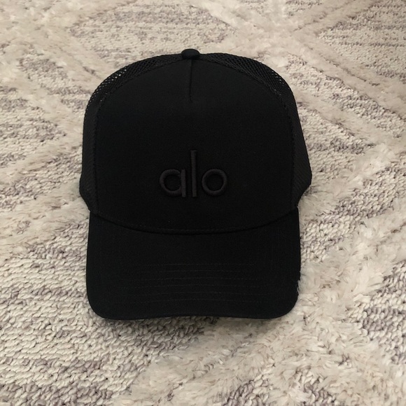 ALO Yoga | Accessories | Alo Yoga District Trucker Hat Black | Poshmark